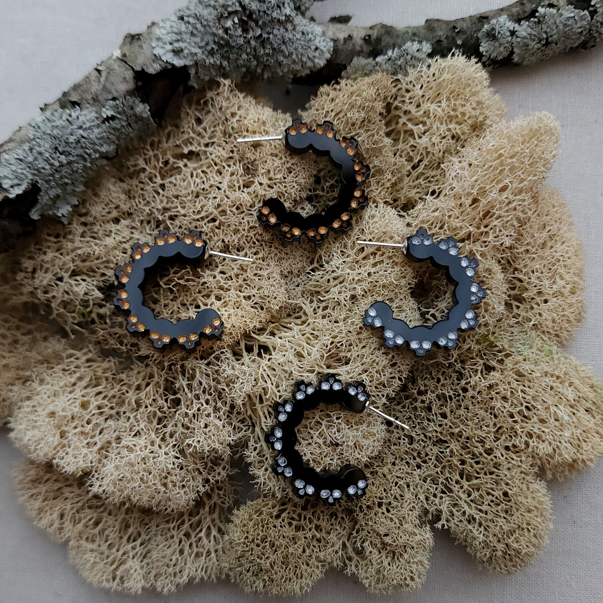 Skull Hoops in Black